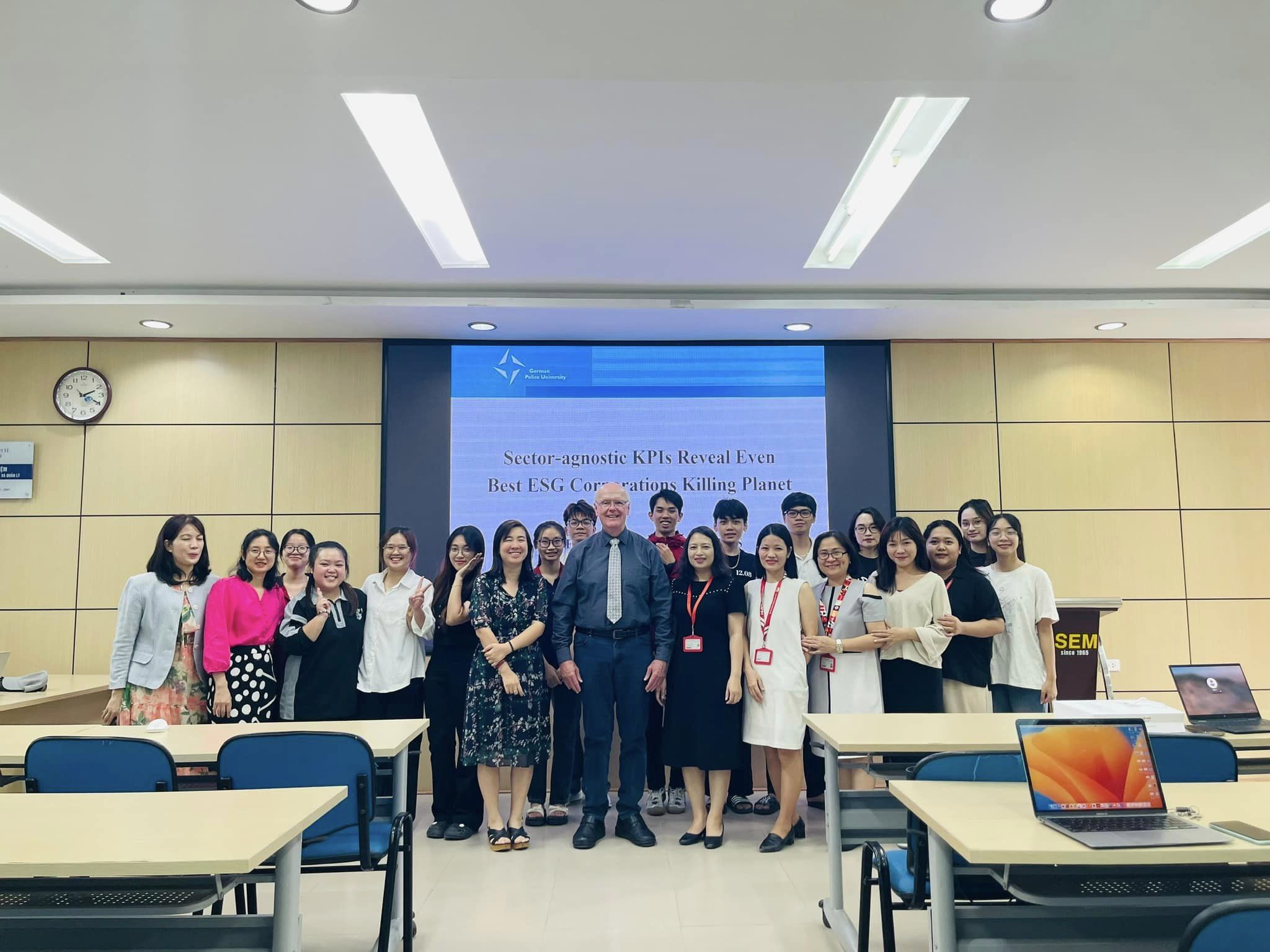 Trường Kinh tế - Đại học Bách Khoa Hà Nội